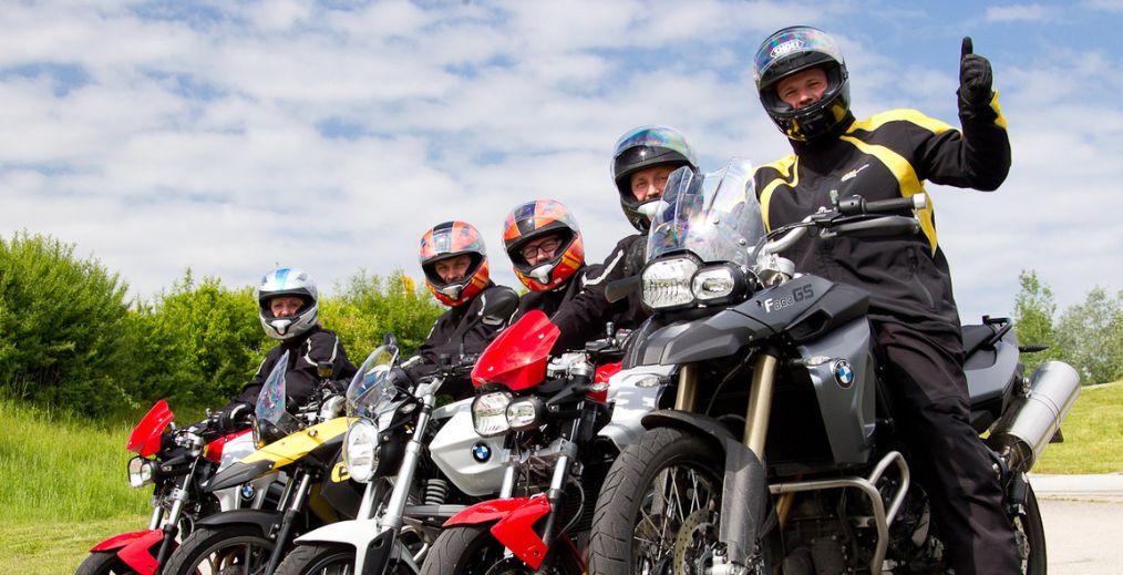 ADAC Motorrad Basis Einsteiger und Wiedereinsteiger - ADAC ...